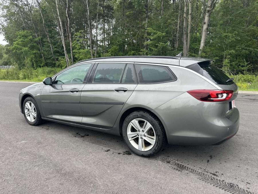 Green Opel Insignia 2017 in Kaunas, with an engine capacity of 1.96 L and mileage of 204 thousand km for 7700 €, photo 8 on AUTOMOTO.COM.LV