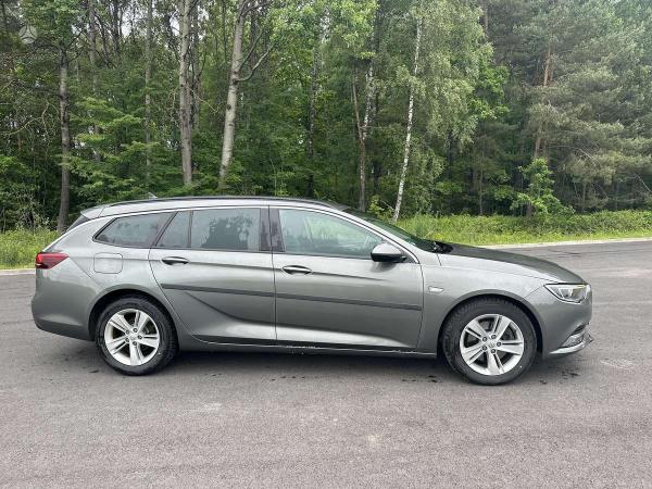 Green Opel Insignia 2017 in Kaunas, with an engine capacity of 1.96 L and mileage of 204 thousand km for 7700 €, photo 9 on AUTOMOTO.COM.LV