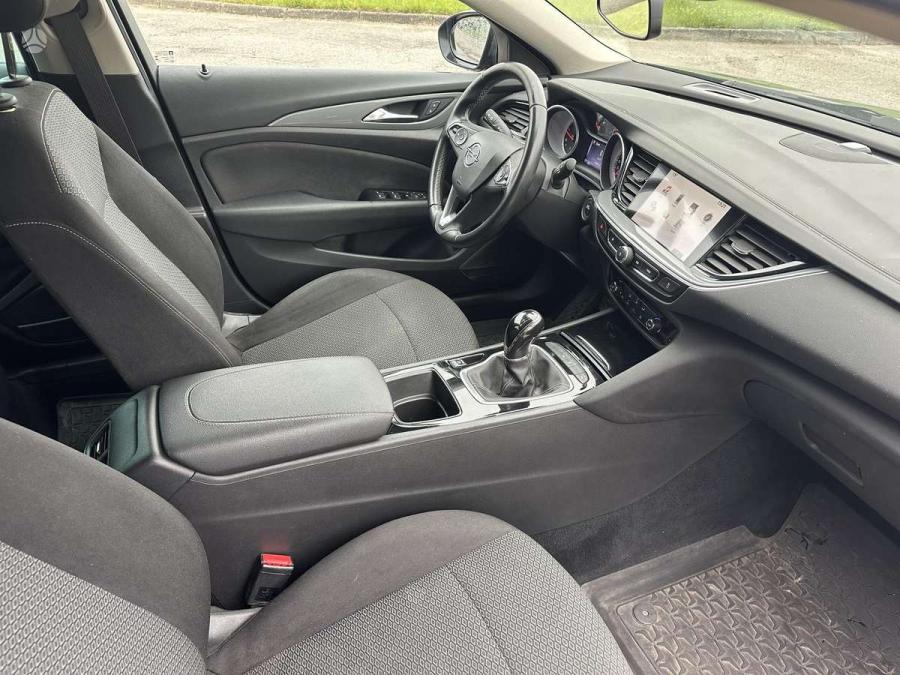 Green Opel Insignia 2017 in Kaunas, with an engine capacity of 1.96 L and mileage of 204 thousand km for 7700 €, photo 17 on AUTOMOTO.COM.LV
