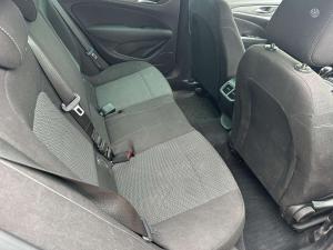 Green Opel Insignia 2017 in Kaunas, with an engine capacity of 1.96 L and mileage of 204 thousand km for 7700 €, photo 18 on AUTOMOTO.COM.LV