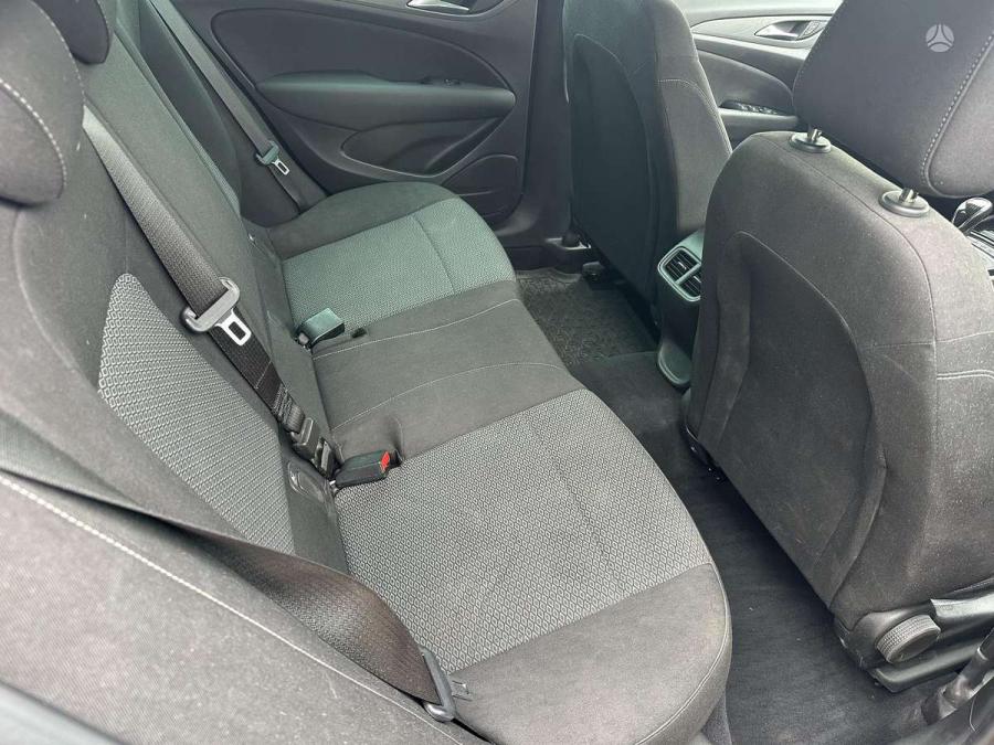 Green Opel Insignia 2017 in Kaunas, with an engine capacity of 1.96 L and mileage of 204 thousand km for 7700 €, photo 18 on AUTOMOTO.COM.LV