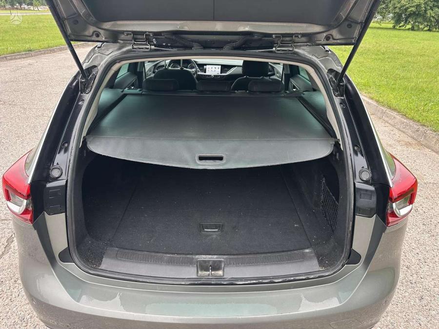 Green Opel Insignia 2017 in Kaunas, with an engine capacity of 1.96 L and mileage of 204 thousand km for 7700 €, photo 19 on AUTOMOTO.COM.LV