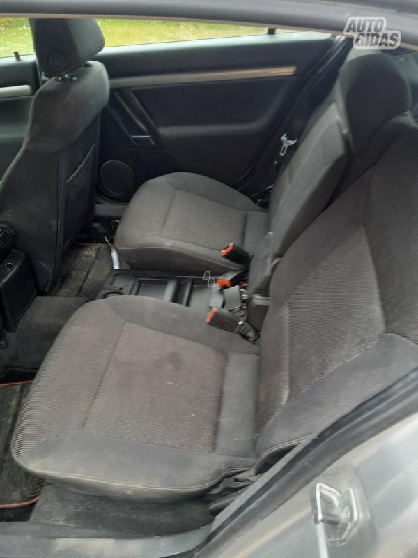 Pelēks Opel Insignia 2005 Biržai, ar dzinēja tilpumu 1.90 L un nobraukumu 349 tūkst. km par 1000 €, foto 6 vietnē AUTOMOTO.COM.LV