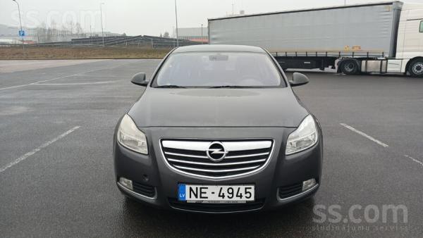 Grey Opel Insignia 2008 in Jelgava, with an engine capacity of 2.00 L and mileage of 0 thousand km for 2650 €, photo 1 on AUTOMOTO.COM.LV