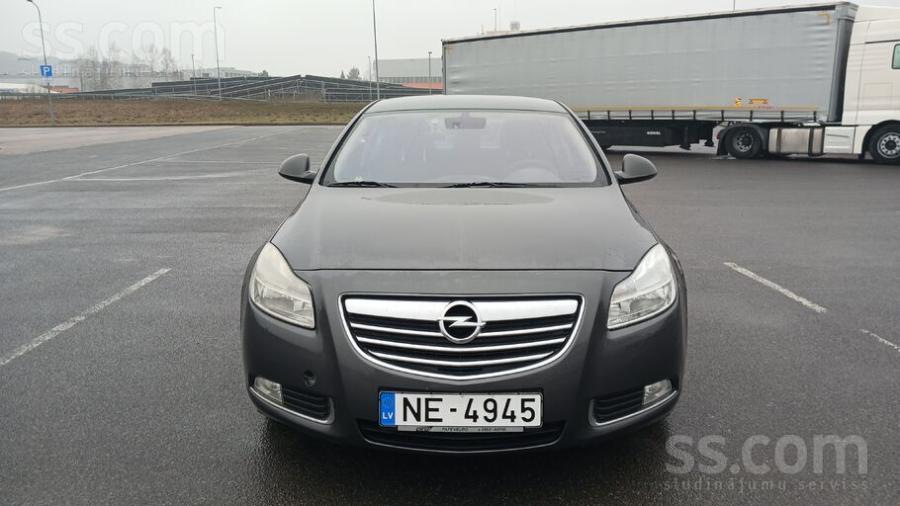 Grey Opel Insignia 2008 in Jelgava, with an engine capacity of 2.00 L and mileage of 0 thousand km for 2650 €, photo 1 on AUTOMOTO.COM.LV