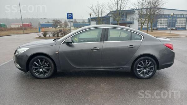 Grey Opel Insignia 2008 in Jelgava, with an engine capacity of 2.00 L and mileage of 0 thousand km for 2650 €, photo 3 on AUTOMOTO.COM.LV