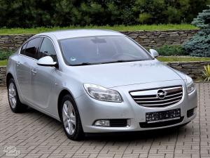 Grey Opel Insignia 2008 in Vilnius, with an engine capacity of 2.00 L and mileage of 297 thousand km for 3450 €, photo  on AUTOMOTO.COM.LV