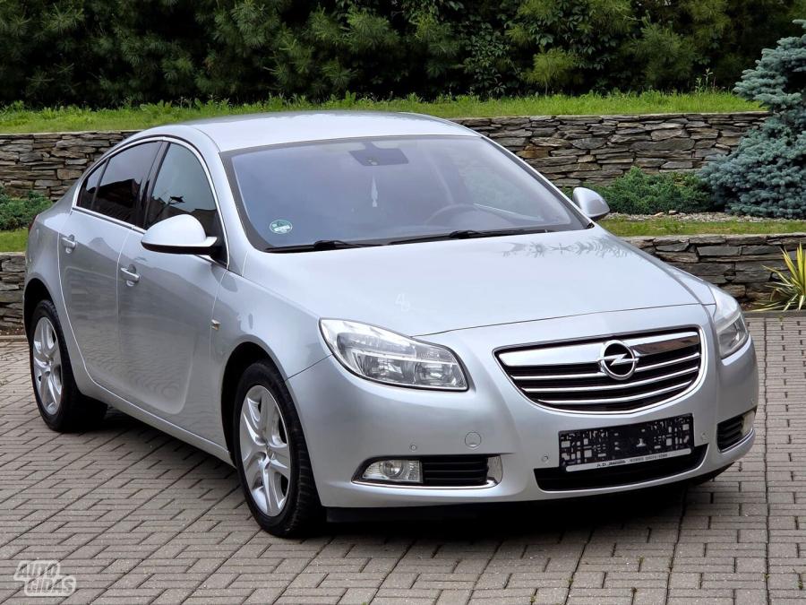 Grey Opel Insignia 2008 in Vilnius, with an engine capacity of 2.00 L and mileage of 297 thousand km for 3450 €, photo 1 on AUTOMOTO.COM.LV