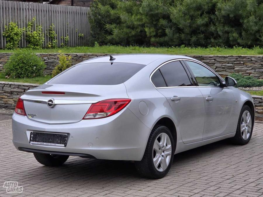 Grey Opel Insignia 2008 in Vilnius, with an engine capacity of 2.00 L and mileage of 297 thousand km for 3450 €, photo 9 on AUTOMOTO.COM.LV