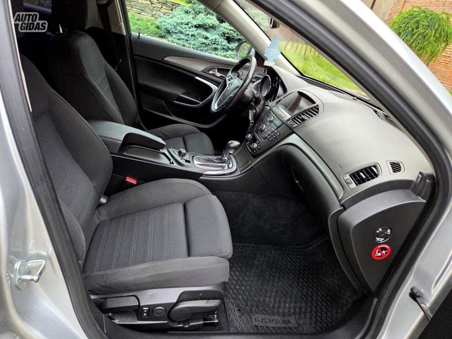 Grey Opel Insignia 2008 in Vilnius, with an engine capacity of 2.00 L and mileage of 297 thousand km for 3450 €, photo 21 on AUTOMOTO.COM.LV