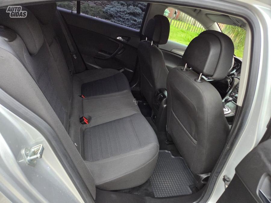 Grey Opel Insignia 2008 in Vilnius, with an engine capacity of 2.00 L and mileage of 297 thousand km for 3450 €, photo 22 on AUTOMOTO.COM.LV