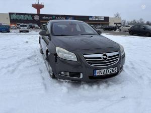 Grey Opel Insignia 2009 in Jonava, with an engine capacity of 2.00 L and mileage of 290 thousand km for 3100 €, photo  on AUTOMOTO.COM.LV