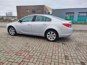 Grey Opel Insignia 2009 in Silute, with an engine capacity of 1.96 L and mileage of 240 thousand km for 2850 €, photo 2 on AUTOMOTO.COM.LV