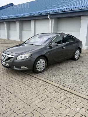 Grey Opel Insignia 2009 in Liepaja, with an engine capacity of 2.00 L and mileage of 301 thousand km for 2200 €, photo  on AUTOMOTO.COM.LV