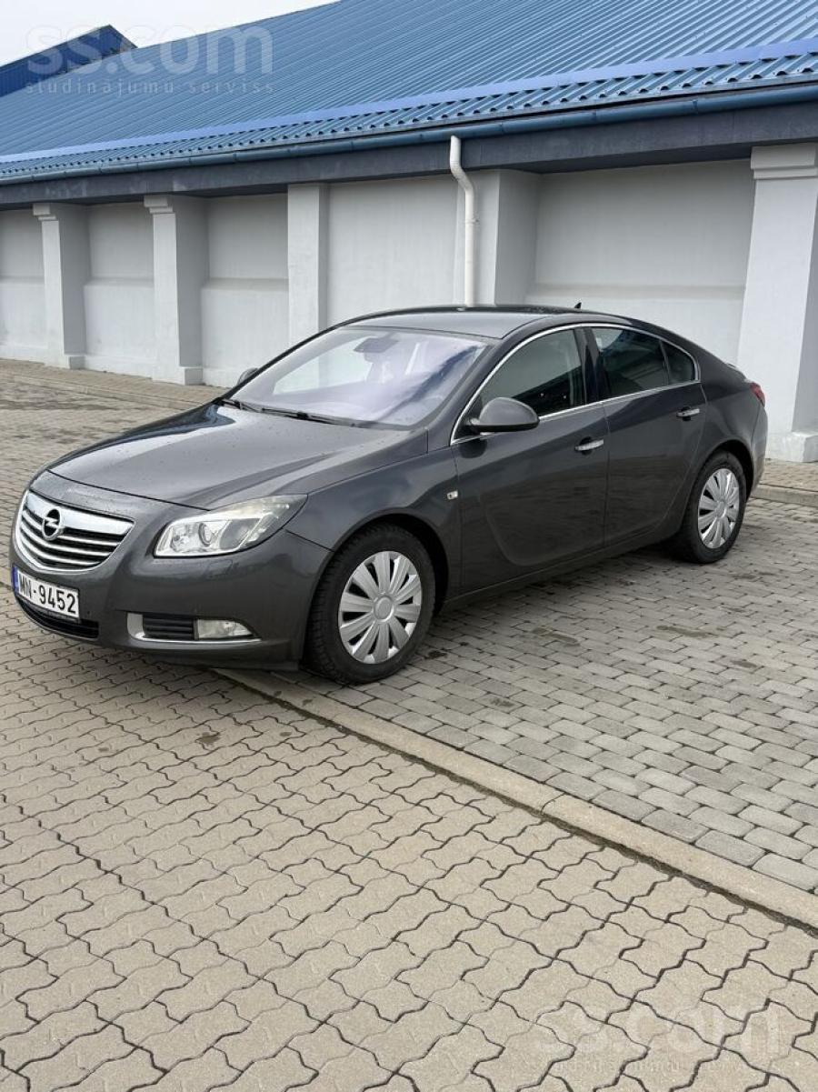 Grey Opel Insignia 2009 in Liepaja, with an engine capacity of 2.00 L and mileage of 301 thousand km for 2200 €, photo 1 on AUTOMOTO.COM.LV