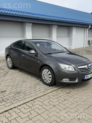 Grey Opel Insignia 2009 in Liepaja, with an engine capacity of 2.00 L and mileage of 301 thousand km for 2200 €, photo 3 on AUTOMOTO.COM.LV