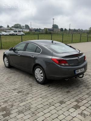 Grey Opel Insignia 2009 in Liepaja, with an engine capacity of 2.00 L and mileage of 301 thousand km for 2200 €, photo 4 on AUTOMOTO.COM.LV