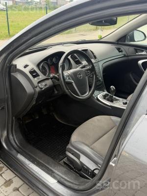 Grey Opel Insignia 2009 in Liepaja, with an engine capacity of 2.00 L and mileage of 301 thousand km for 2200 €, photo 8 on AUTOMOTO.COM.LV