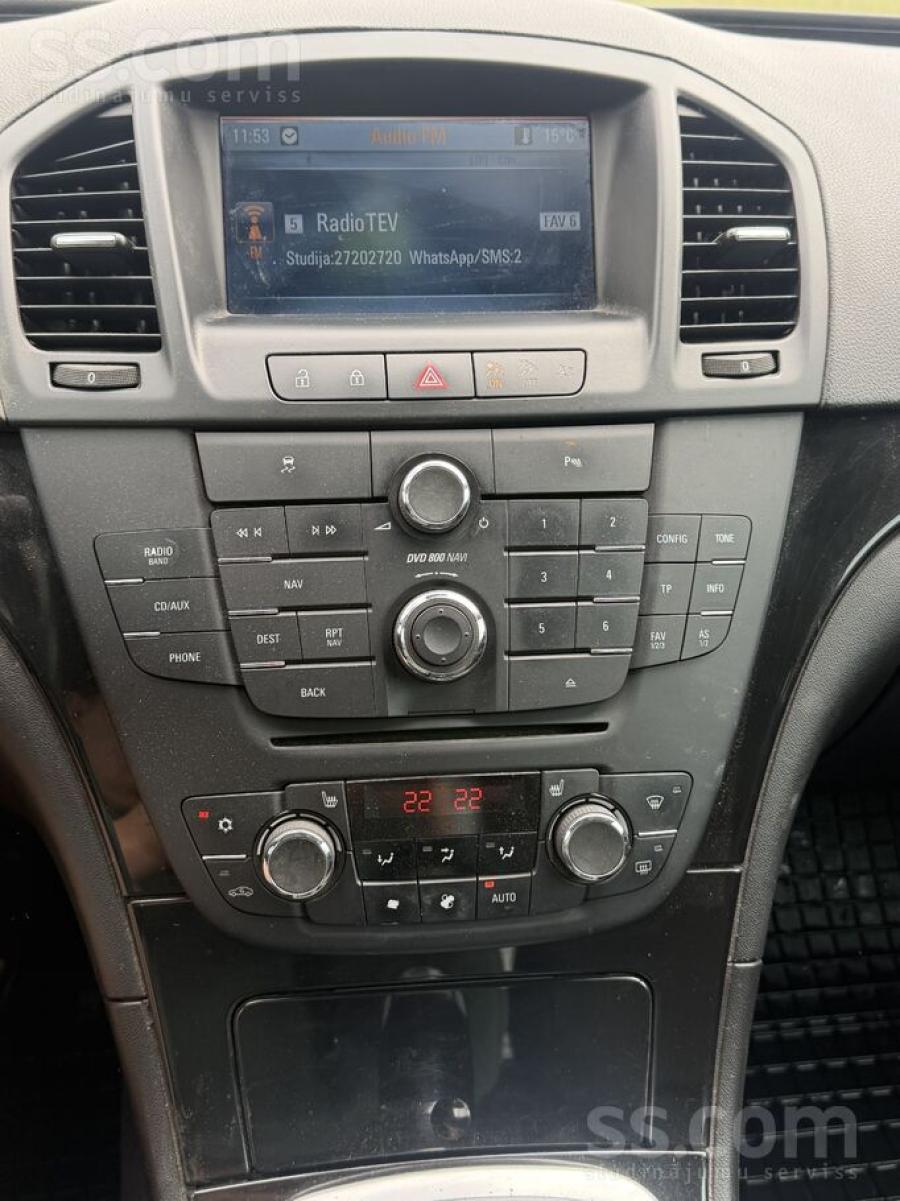 Grey Opel Insignia 2009 in Liepaja, with an engine capacity of 2.00 L and mileage of 301 thousand km for 2200 €, photo 9 on AUTOMOTO.COM.LV