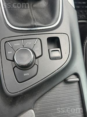 Grey Opel Insignia 2009 in Liepaja, with an engine capacity of 2.00 L and mileage of 301 thousand km for 2200 €, photo 10 on AUTOMOTO.COM.LV