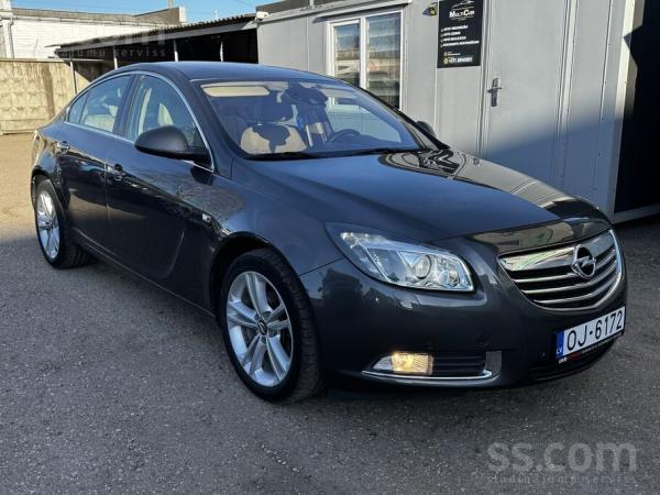 Grey Opel Insignia 2009 in Daugavpils, with an engine capacity of 2.00 L and mileage of 0 thousand km for 4590 €, photo 1 on AUTOMOTO.COM.LV