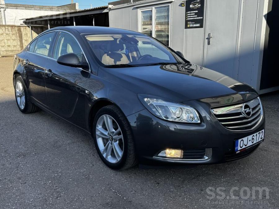 Pelēks Opel Insignia 2009 Daugavpils, ar dzinēja tilpumu 2.00 L un nobraukumu 0 tūkst. km par 4590 €, foto 1 vietnē AUTOMOTO.COM.LV
