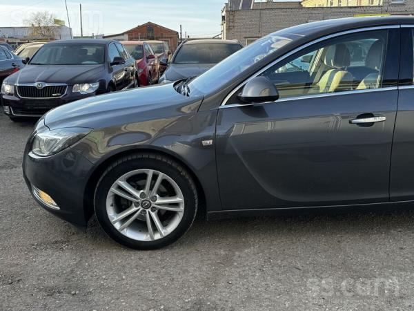Grey Opel Insignia 2009 in Daugavpils, with an engine capacity of 2.00 L and mileage of 0 thousand km for 4590 €, photo 7 on AUTOMOTO.COM.LV