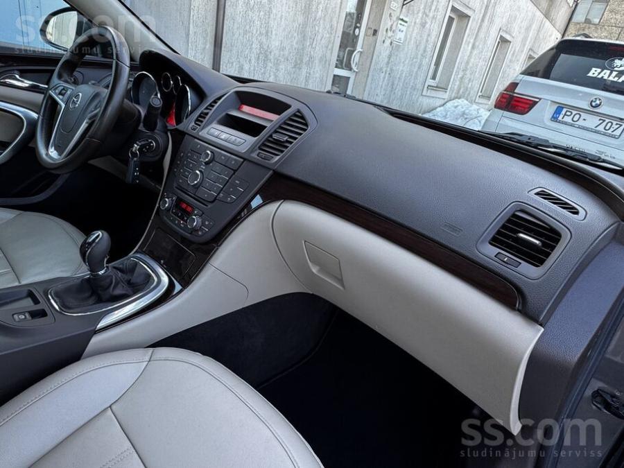 Grey Opel Insignia 2009 in Daugavpils, with an engine capacity of 2.00 L and mileage of 0 thousand km for 4590 €, photo 20 on AUTOMOTO.COM.LV