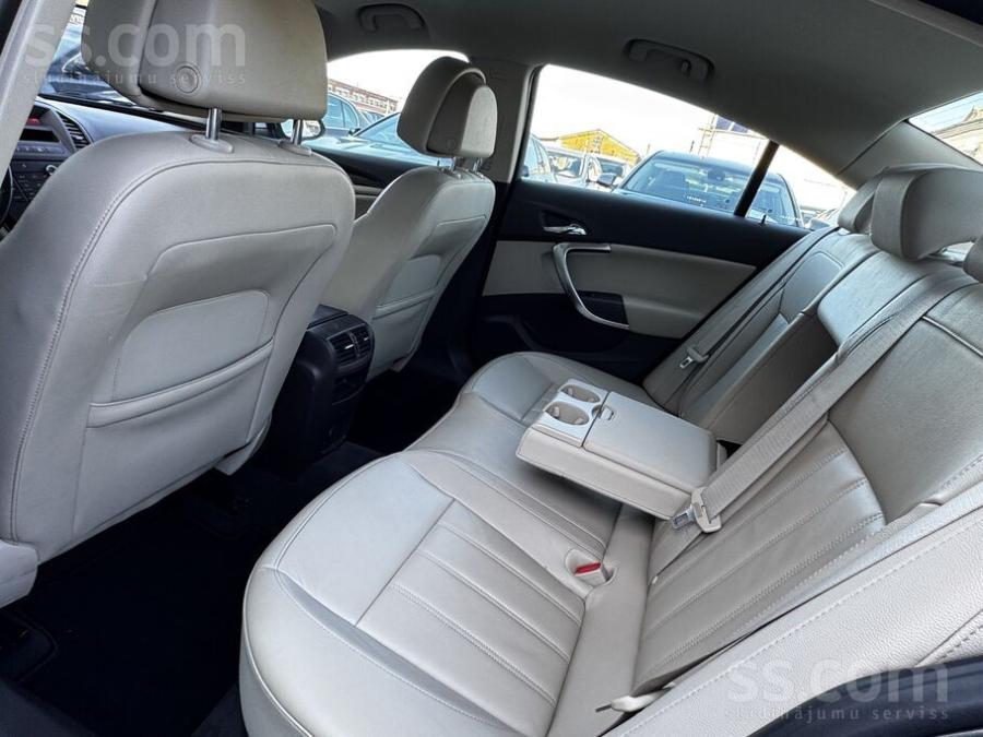 Grey Opel Insignia 2009 in Daugavpils, with an engine capacity of 2.00 L and mileage of 0 thousand km for 4590 €, photo 26 on AUTOMOTO.COM.LV