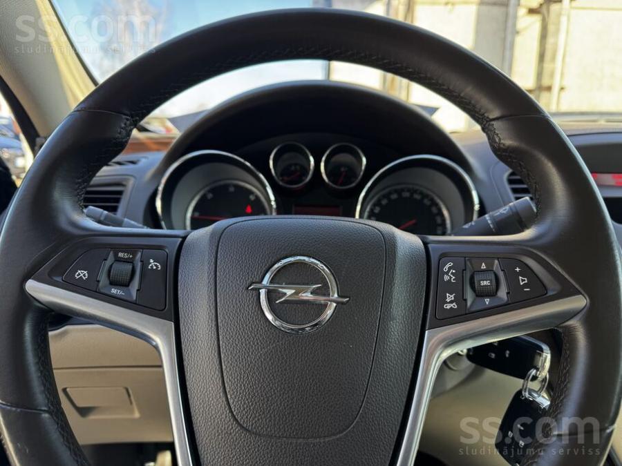 Grey Opel Insignia 2009 in Daugavpils, with an engine capacity of 2.00 L and mileage of 0 thousand km for 4590 €, photo 31 on AUTOMOTO.COM.LV