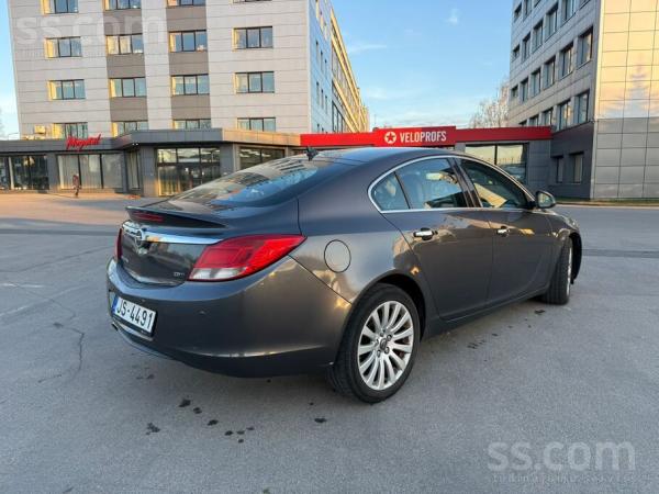 Pelēks Opel Insignia 2009 Rīga, ar dzinēja tilpumu 2.00 L un nobraukumu 253 tūkst. km par 2500 €, foto 4 vietnē AUTOMOTO.COM.LV