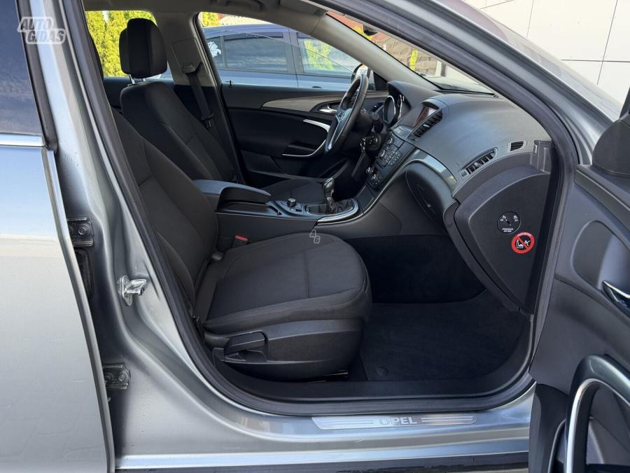 Grey Opel Insignia 2009 in Kretinga, with an engine capacity of 2.00 L and mileage of 277 thousand km for 3999 €, photo 18 on AUTOMOTO.COM.LV