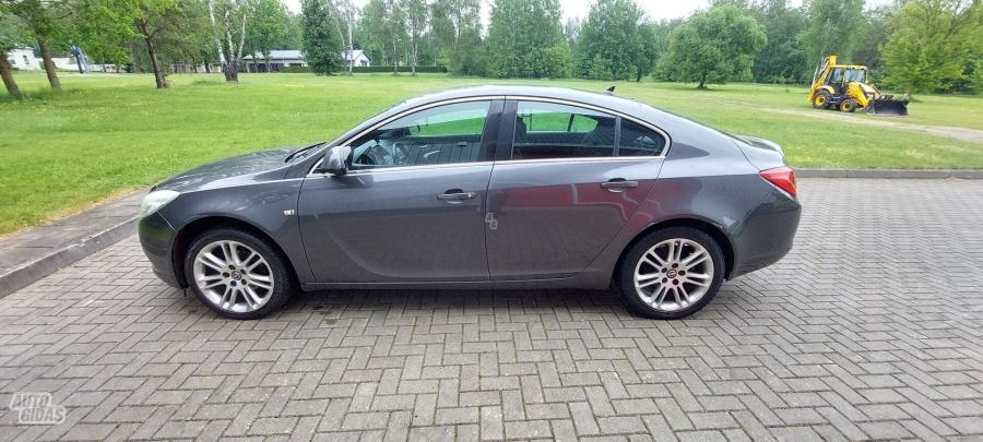Grey Opel Insignia 2009 in Prienai, with an engine capacity of 2.00 L and mileage of 290 thousand km for 2500 €, photo 5 on AUTOMOTO.COM.LV