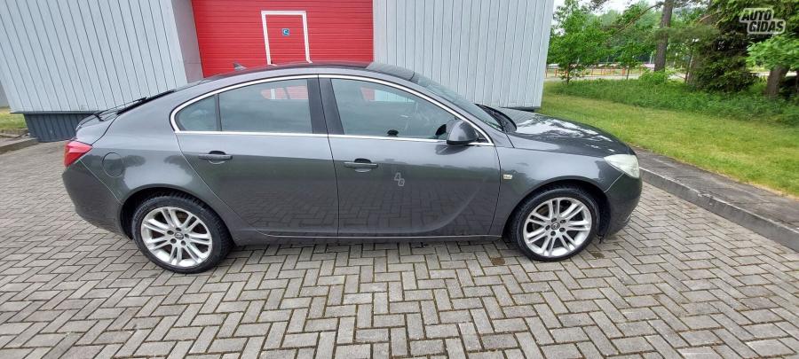 Grey Opel Insignia 2009 in Prienai, with an engine capacity of 2.00 L and mileage of 290 thousand km for 2500 €, photo 9 on AUTOMOTO.COM.LV