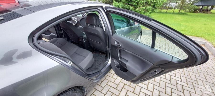 Grey Opel Insignia 2009 in Prienai, with an engine capacity of 2.00 L and mileage of 290 thousand km for 2500 €, photo 14 on AUTOMOTO.COM.LV