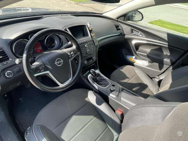 Grey Opel Insignia 2009 in Kedainiai, with an engine capacity of 1.60 L and mileage of 167 thousand km for 2500 €, photo 9 on AUTOMOTO.COM.LV