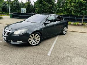 Grey Opel Insignia 2009 in Ogre, with an engine capacity of 2.00 L and mileage of 282 thousand km for 3700 €, photo 3 on AUTOMOTO.COM.LV