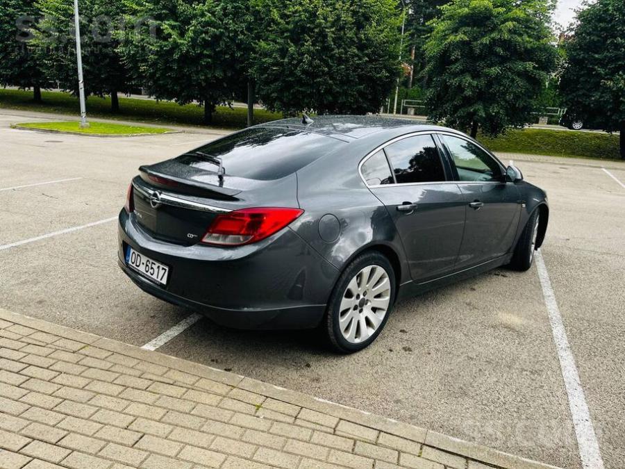 Grey Opel Insignia 2009 in Ogre, with an engine capacity of 2.00 L and mileage of 282 thousand km for 3700 €, photo 4 on AUTOMOTO.COM.LV