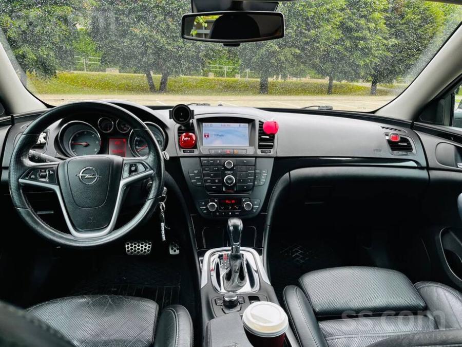 Grey Opel Insignia 2009 in Ogre, with an engine capacity of 2.00 L and mileage of 282 thousand km for 3700 €, photo 6 on AUTOMOTO.COM.LV