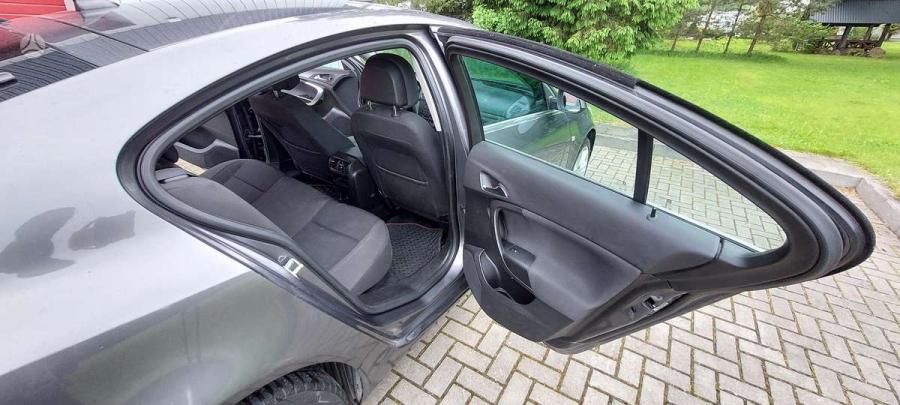 Pelēks Opel Insignia 2009 Viļņa, ar dzinēja tilpumu 1.96 L un nobraukumu 290 tūkst. km par 2300 €, foto 15 vietnē AUTOMOTO.COM.LV
