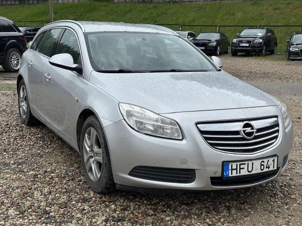 Pelēks Opel Insignia 2009 Viļņa, ar dzinēja tilpumu 1.96 L un nobraukumu 410 tūkst. km par 1100 €, foto 1 vietnē AUTOMOTO.COM.LV