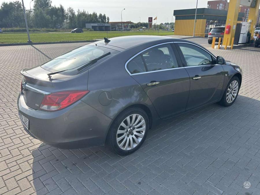 Grey Opel Insignia 2009 in Klaipeda, with an engine capacity of 1.96 L and mileage of 372 thousand km for 2100 €, photo 4 on AUTOMOTO.COM.LV