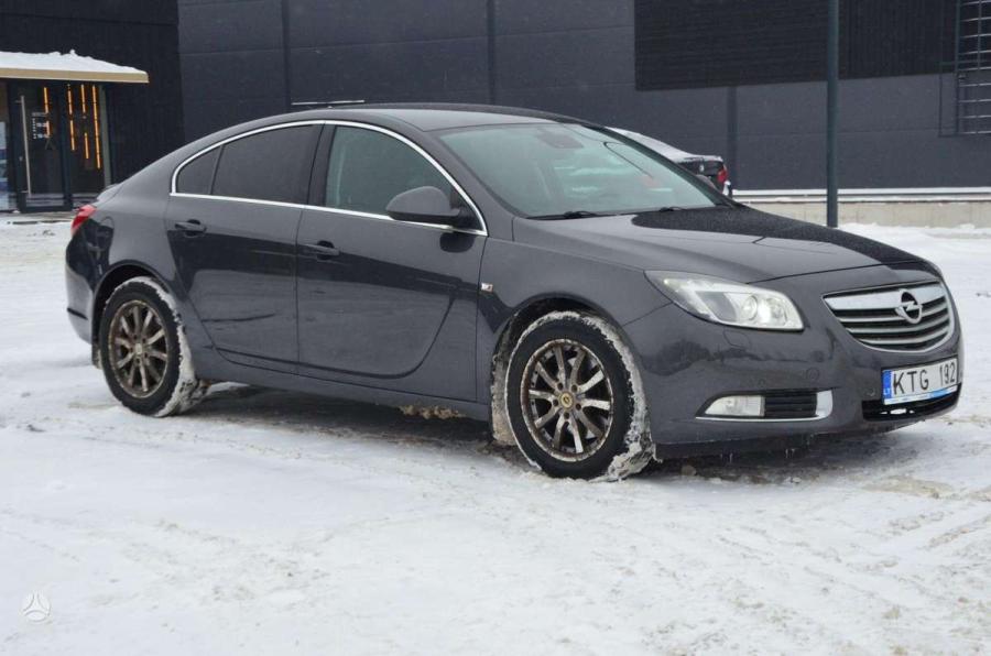 Grey Opel Insignia 2010 in Siauliai, with an engine capacity of 1.96 L and mileage of 290 thousand km for 3200 €, photo 7 on AUTOMOTO.COM.LV