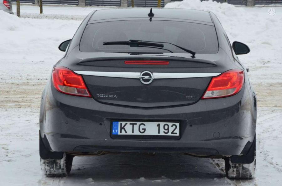 Grey Opel Insignia 2010 in Siauliai, with an engine capacity of 1.96 L and mileage of 290 thousand km for 3200 €, photo 12 on AUTOMOTO.COM.LV