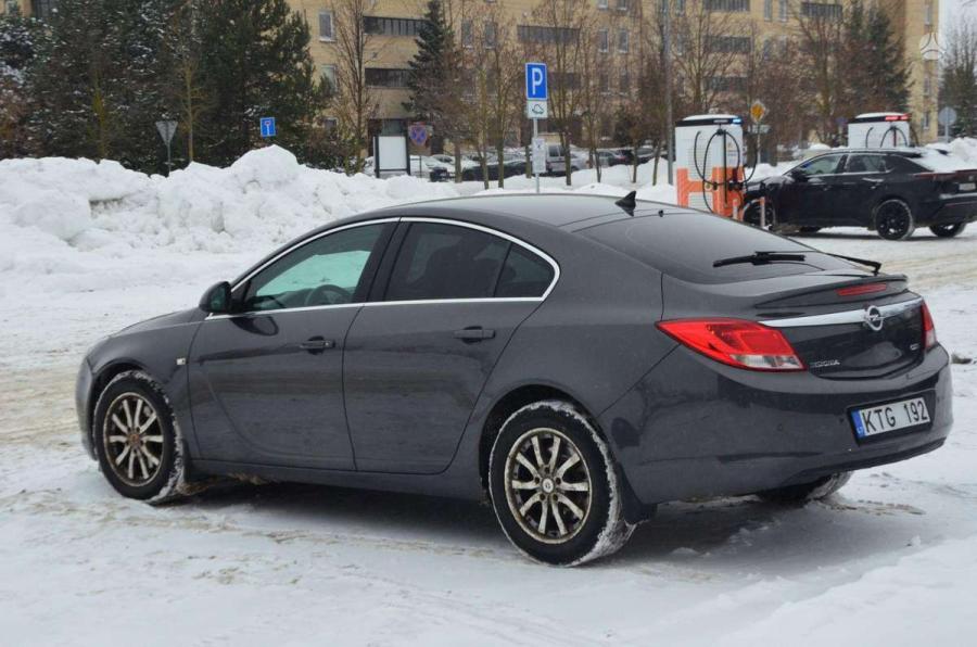 Grey Opel Insignia 2010 in Siauliai, with an engine capacity of 1.96 L and mileage of 290 thousand km for 3200 €, photo 14 on AUTOMOTO.COM.LV
