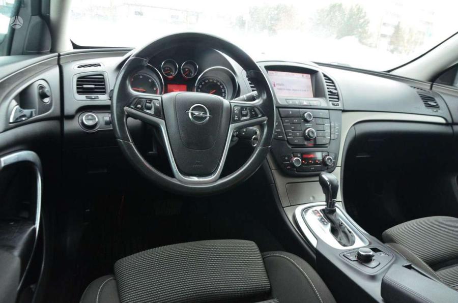 Grey Opel Insignia 2010 in Siauliai, with an engine capacity of 1.96 L and mileage of 290 thousand km for 3200 €, photo 19 on AUTOMOTO.COM.LV
