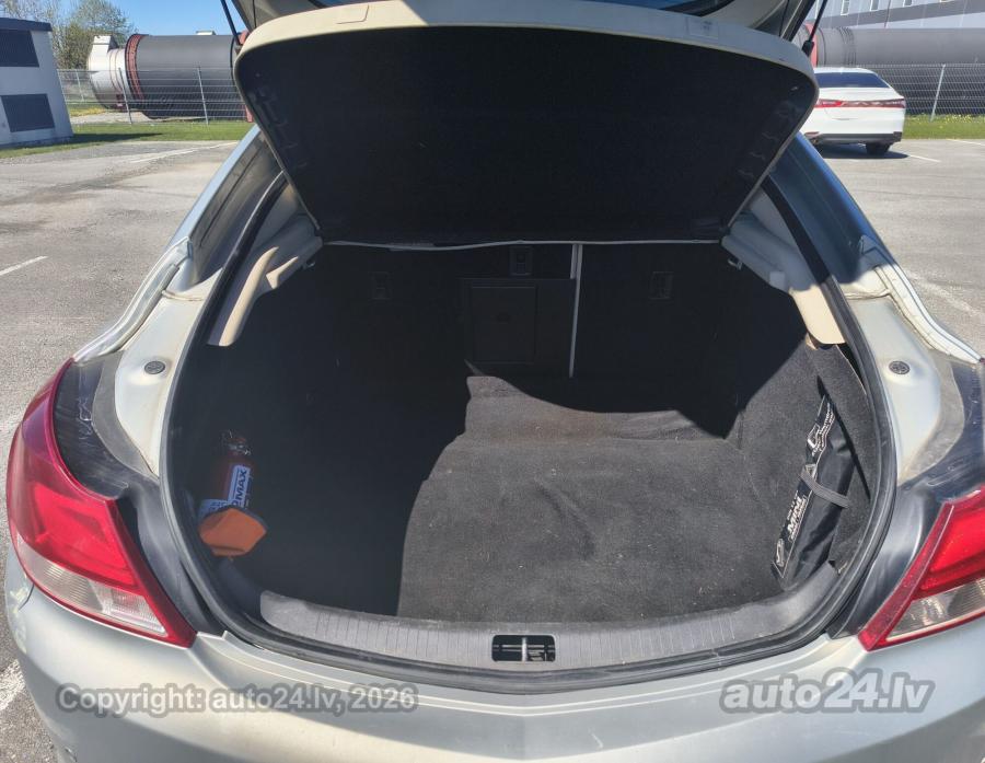 Pelēks Opel Insignia 2010 Tallina, ar dzinēja tilpumu 2.80 L un nobraukumu 277 tūkst. km par 1028 €, foto 5 vietnē AUTOMOTO.COM.LV