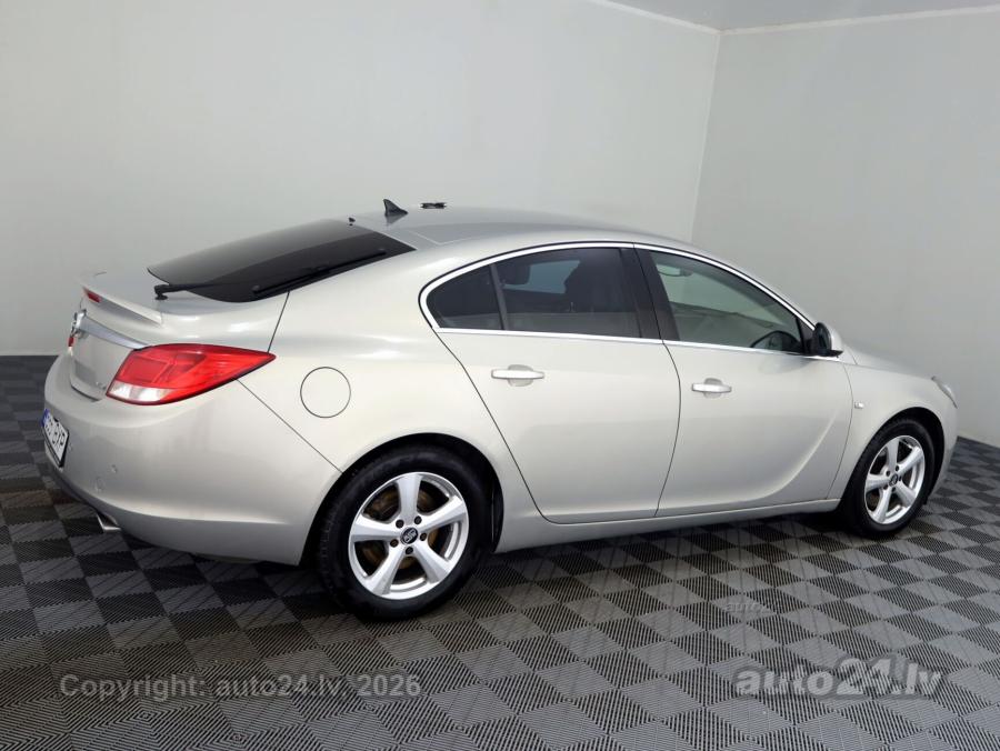 Pelēks Opel Insignia 2010 Tallina, ar dzinēja tilpumu 2.80 L un nobraukumu 277 tūkst. km par 1999 €, foto 4 vietnē AUTOMOTO.COM.LV