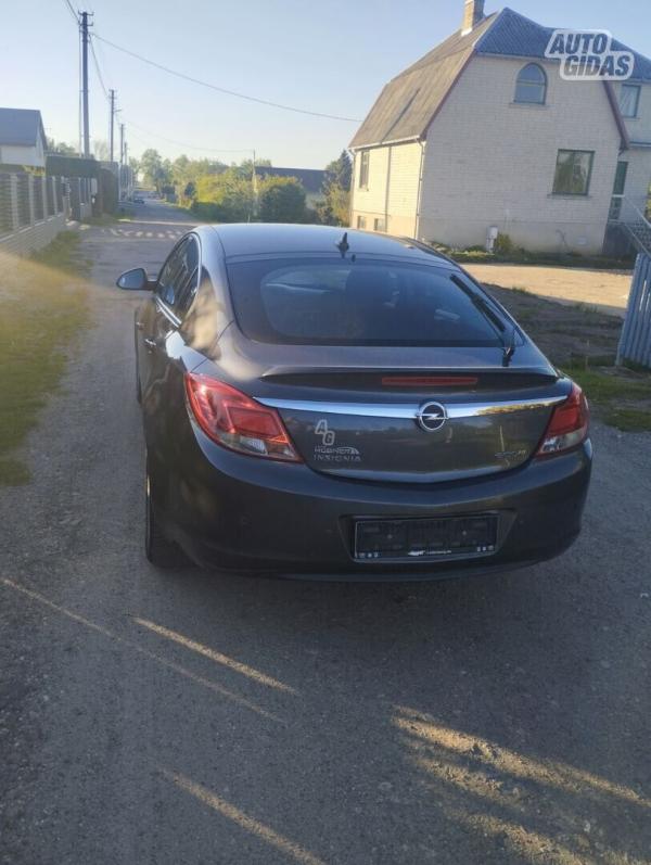 Grey Opel Insignia 2010 in Marijampole, with an engine capacity of 2.00 L and mileage of 255 thousand km for 2799 €, photo 4 on AUTOMOTO.COM.LV