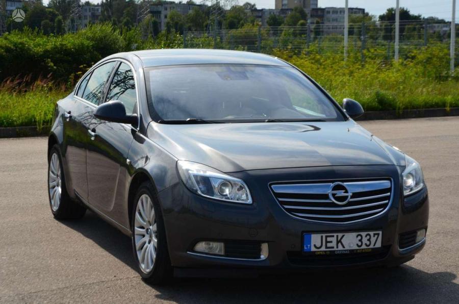 Grey Opel Insignia 2010 in Siauliai, with an engine capacity of 1.96 L and mileage of 290 thousand km for 3100 €, photo 1 on AUTOMOTO.COM.LV
